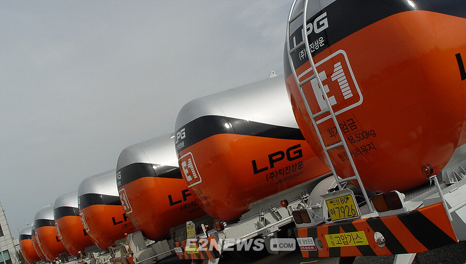 LPG가격 마케팅 전쟁?…2월 SK가스 50원 vs E1 25원↑